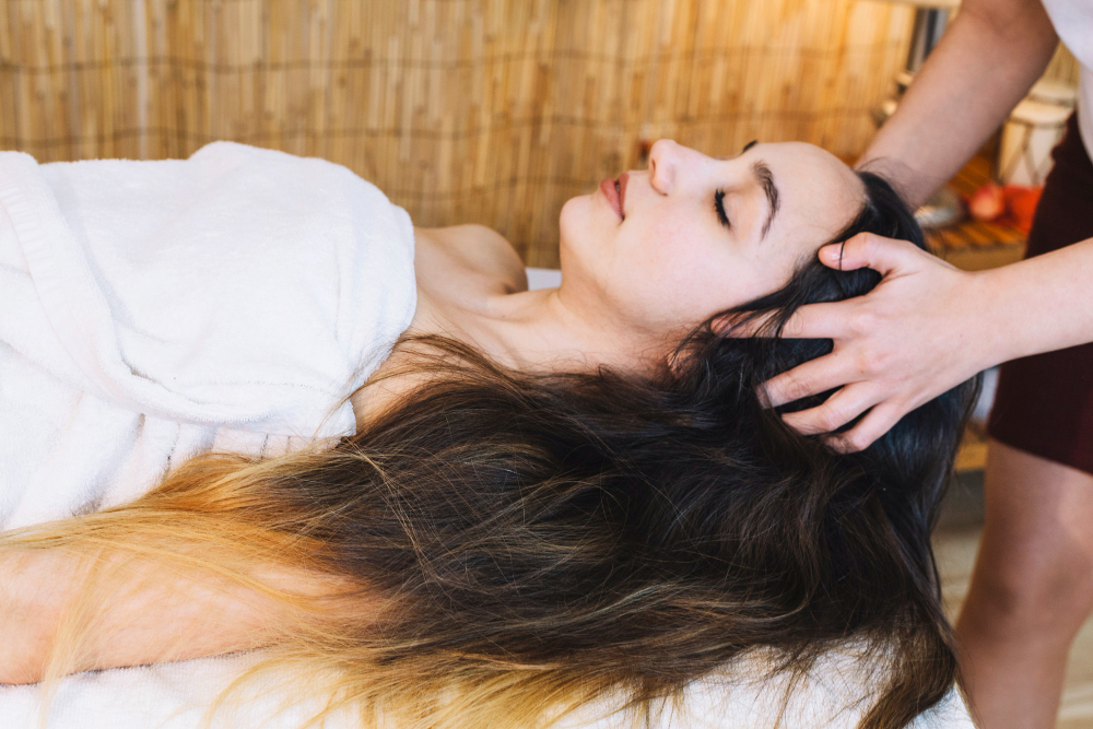 Japanese Scalp Treatment - Moda Beauty Hoorn
